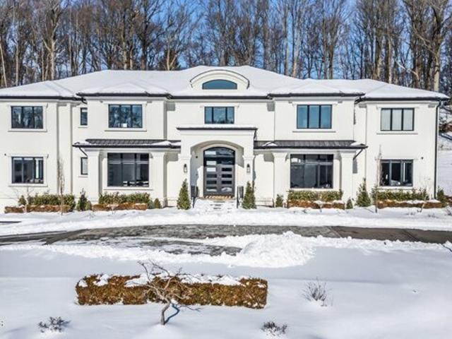 Winchester Ln, Holmdel, Home For Sale