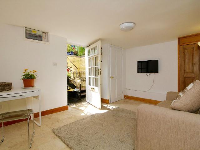 Winchester Road, Oxford OX2, 1 bed flat to rent, £1,450 pcm | PrimeLocation