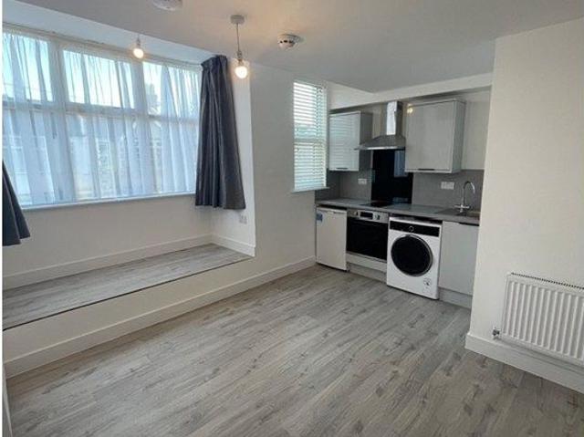 Winchester Road, London N9, Studio to rent, £1,400 pcm | PrimeLocation