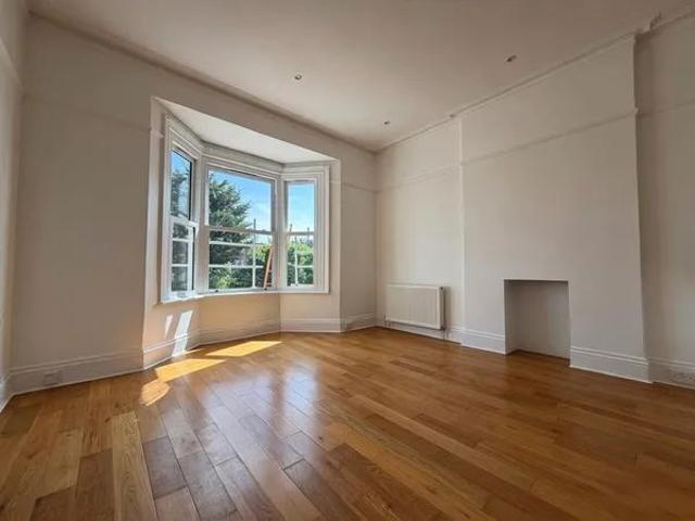 Winchester Road, Worthing, BN11 2 bedroom flat to rent