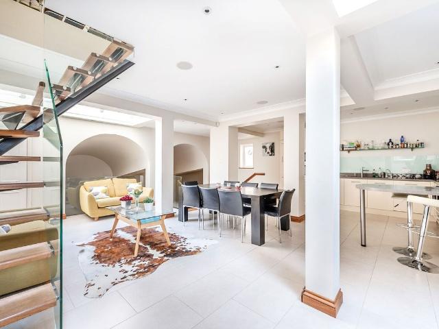 Winchester Street, Westminster, London SW1V, 3 bed property to rent, £8,000 pcm | PrimeLocation