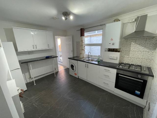 Winchester Street, London W3, 1 bed maisonette to rent, £1,600 pcm | PrimeLocation
