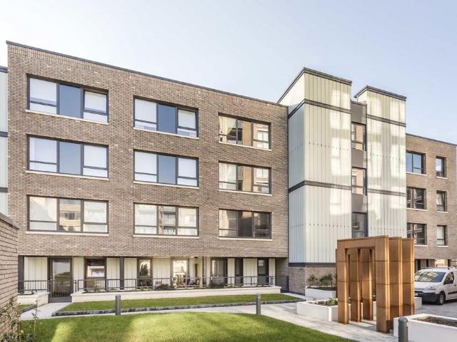 Winchester Square, London SE8 2 bed flat to rent £2,500 pcm £577 pw