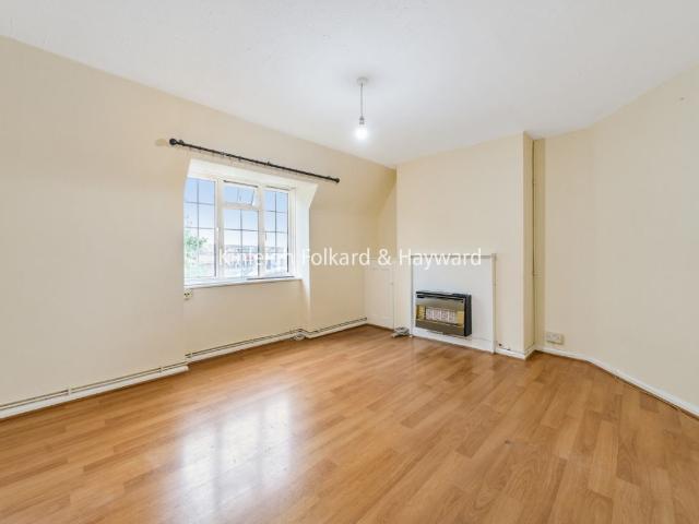 Winchfield Road, London SE26, 3 bed flat to rent, £1,900 pcm | PrimeLocation