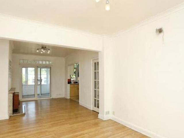 Wincrofts Drive, London, 3 Bedroom Semi detached