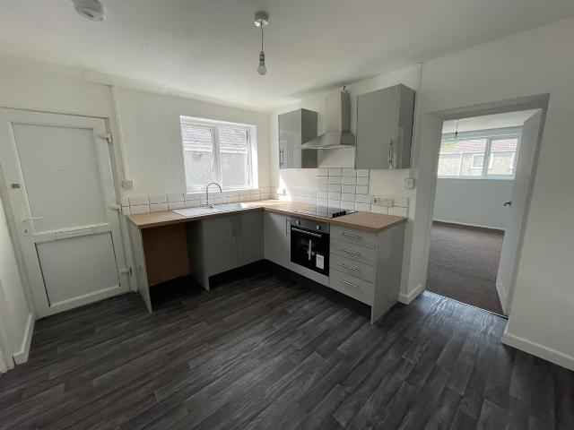 Wind Street, Ammanford SA18, 2 bed flat to rent, £725 pcm | PrimeLocation