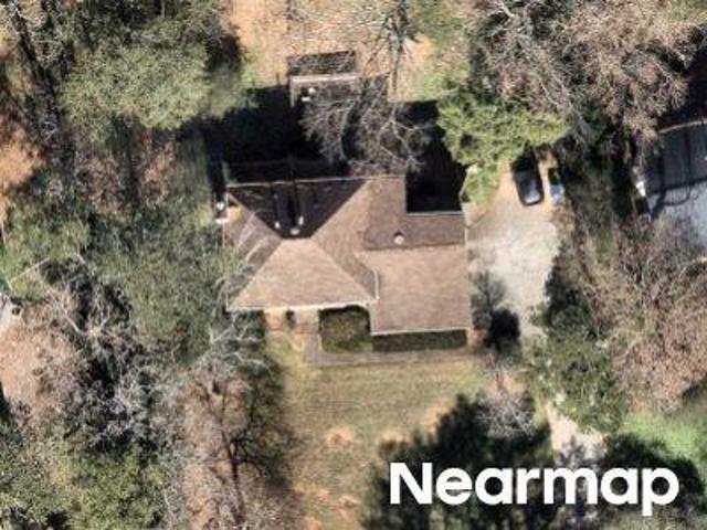 Windcrest Dr SW