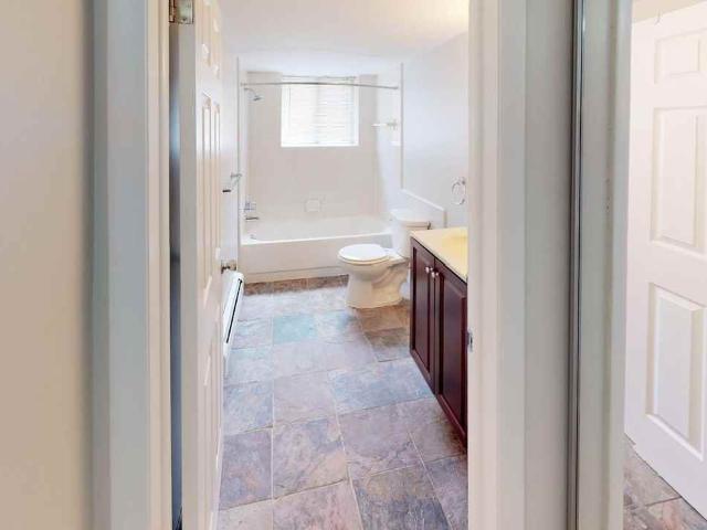 Windemere Apartments 1 Bedroom Apartment for Rent at 1125 N Sherman Dr, Royal Oak, MI 48067