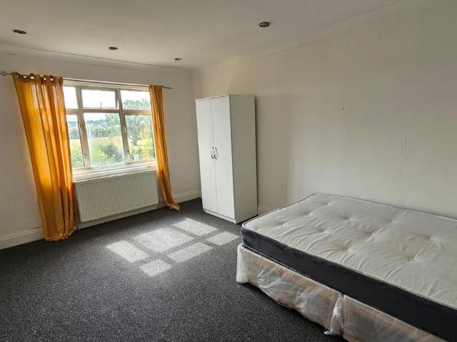 Windermere Avenue, Wembley HA9, 2 bed shared accommodation to rent, £1,700 pcm | PrimeLocation