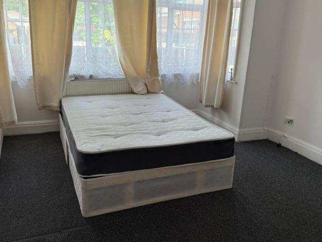 Windermere Avenue, Wembley HA9, 3 bed shared accommodation to rent, £900 pcm | PrimeLocation