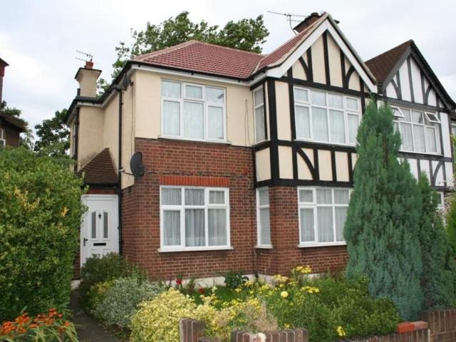 Windermere Court, Wembley 2 bed maisonette to rent £2,200 pcm £508 pw