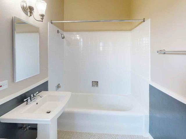 Windermere House 2 Bedroom Apartment for Rent at 1642 E 56th St, Chicago, IL 60637 Hyde Park