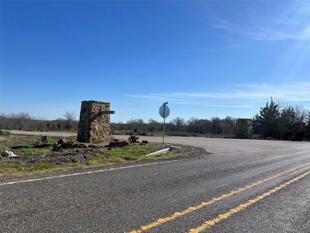Winding Br Ln, Chappell Hill, TX 77426