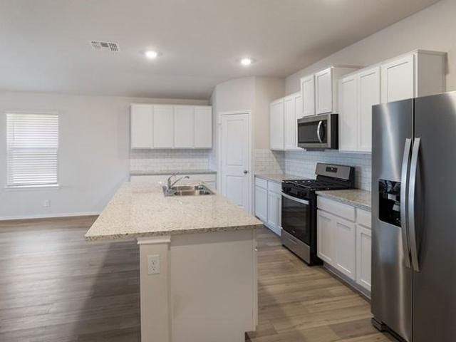 Winding Brook 4 Bedroom Apartment for Rent at 7003 Anacua Crk, San Antonio, TX 78253