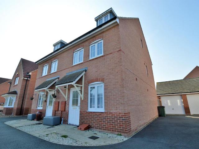 Windlass Drive, Wigston, Leicestershire LE18, 4 bed semi detached house to rent, £1,400 pcm | PrimeLocation