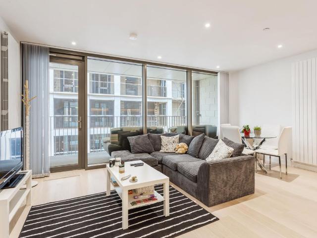 Windlass House, Royal Wharf, London E16, 2 bed flat to rent, £2,750 pcm | PrimeLocation
