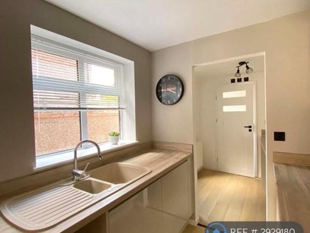 Windleshaw Road, St Helens, WA10 3 bed terraced house to rent £1,180 pcm £272 pw