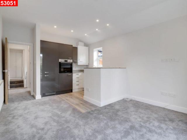Windlesham – 1 Bedroom Flat 1 bed flat to rent £1,213 pcm £280 pw