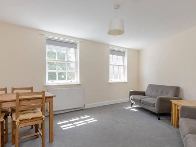 Windmill Close, Edinburgh, EH8 9AT 3 bed apartment to rent £2,250 pcm £519 pw