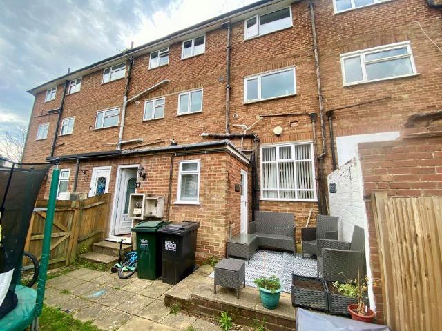 Windmill Drive, Bexhill On Sea TN39, 4 bed maisonette to rent, £1,400 pcm | PrimeLocation