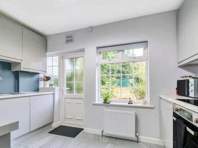 Windmill Hill, Enfield, 2 Bedroom Flat