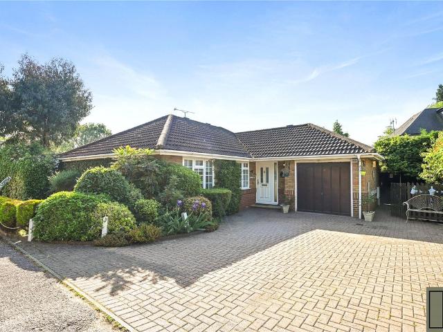 Windmill Lane, Barnet EN5, 3 bed bungalow to rent, £3,250 pcm | PrimeLocation