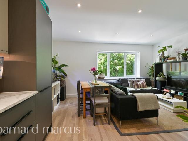 Windmill Lane, Hanwell 1 bed flat to rent £1,600 pcm £369 pw