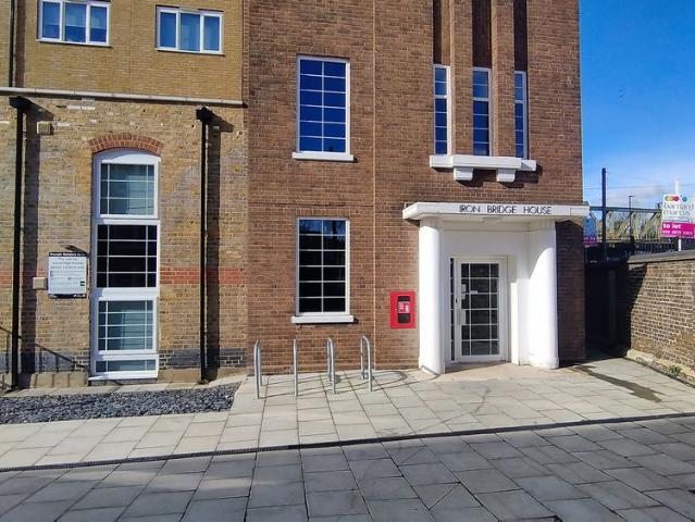Windmill Lane, Hanwell
