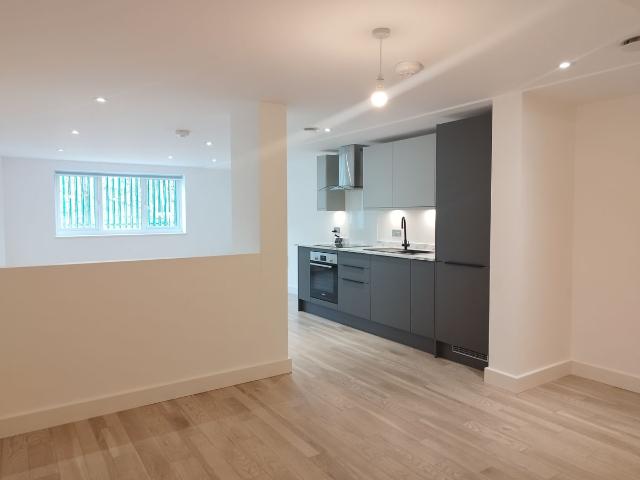 Windmill Lane, Hanwell UB2, Studio to rent, £1,400 pcm | PrimeLocation
