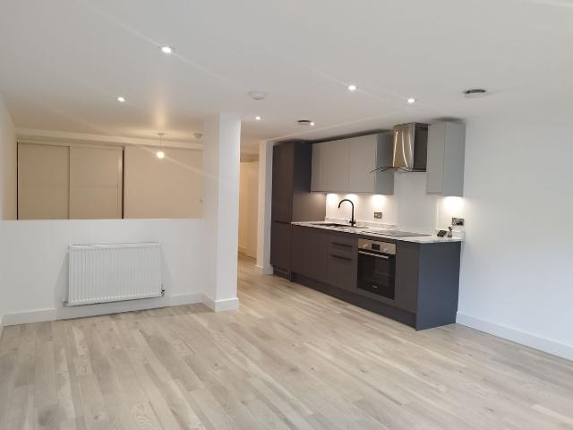 Windmill Lane, Hanwell UB2, Studio to rent, £1,400 pcm | PrimeLocation
