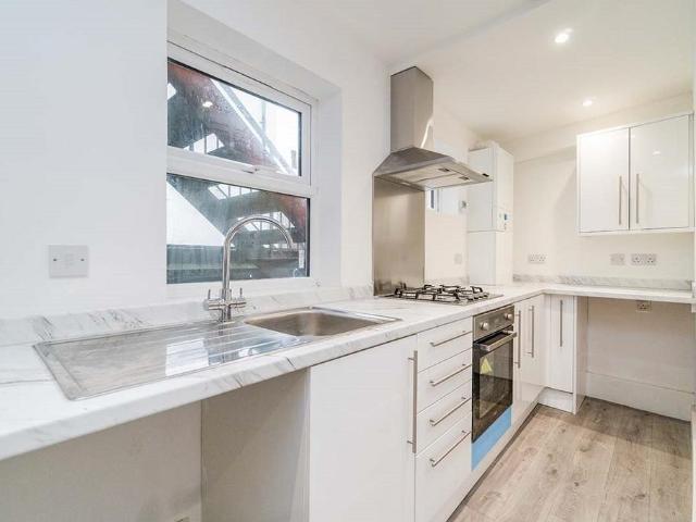 Windmill Road, Croydon CR0 1 bed flat to rent £1,150 pcm £265 pw