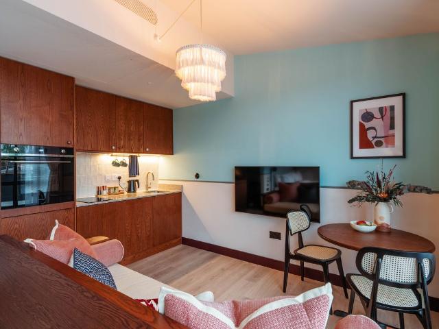 Windmill Road, London W4, 1 bed flat to rent, £4,000 pcm | PrimeLocation