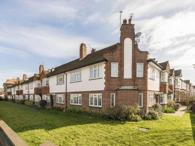 Windmill Road, London W5 2 bed flat to rent £2,000 pcm £462 pw
