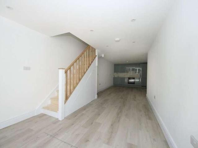 Windmill Road, TW8