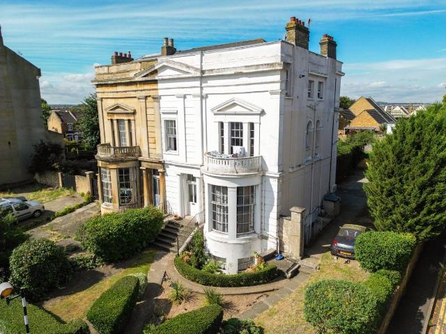 Windmill Street, Gravesend, Kent DA12, 2 bed flat to rent, £1,300 pcm | PrimeLocation