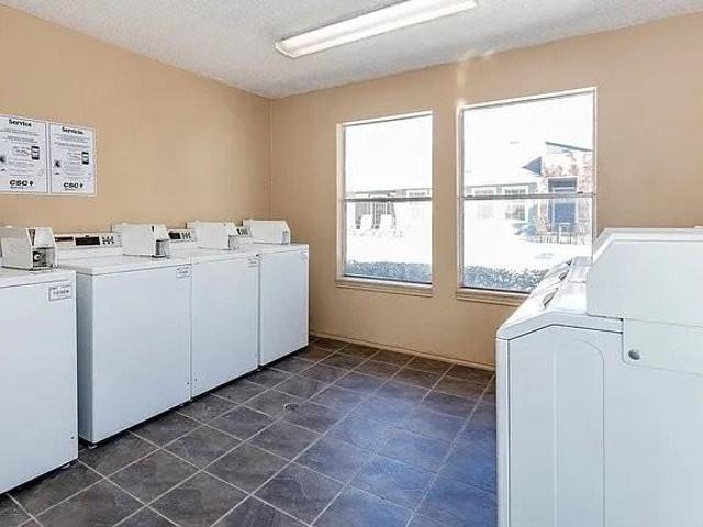 Windsong Place 1 Bedroom Apartment for Rent at 1110 E Wintergreen Rd, Desoto, TX 75115