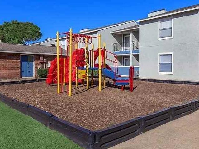 Windsong Place 2 Bedroom Apartment for Rent at 1110 E Wintergreen Rd, Desoto, TX 75115