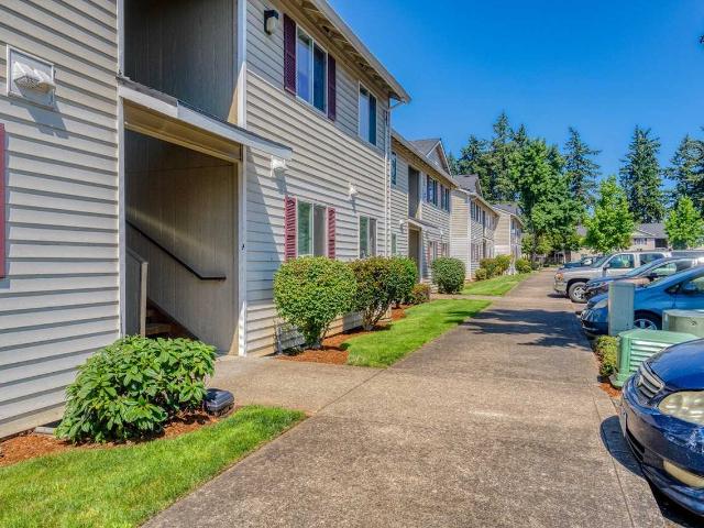 Windsor Manor Apartments 2 Bedroom Apartment for Rent at 235 Se 165th Ave, Gresham, OR 97233 Rockwood