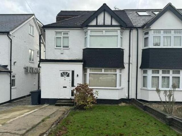 Windsor Avenue, Edgware, 4 Bedroom Semi detached