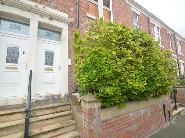 Windsor Avenue, Gateshead NE8, 2 bed flat to rent, £700 pcm | PrimeLocation