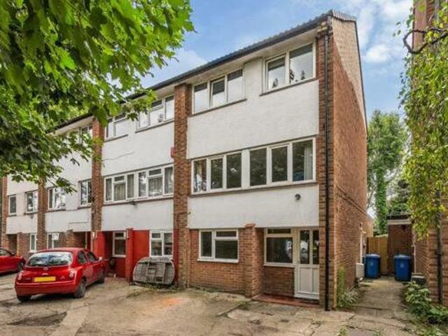 Windsor, Berkshire, 4 Bedroom Detached