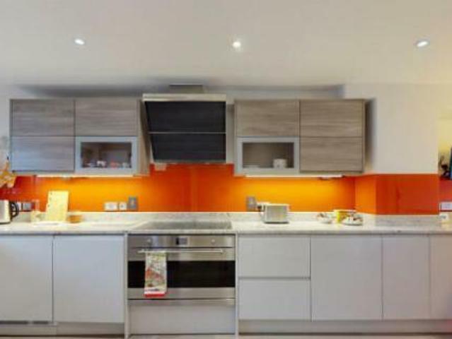 Windsor, Berkshire, 4 Bedroom Town
