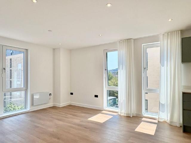 Windsor Bridge Road, Bath BA2, 1 bed flat to rent, £1,775 pcm | PrimeLocation