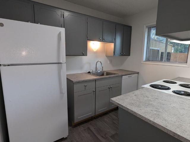 Windsor Court Apartments 3 Bedroom Apartment for Rent at 5920 Sw Erickson Ave, Beaverton, OR 97005 Central Beaverton