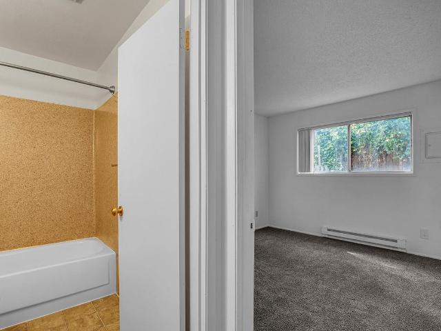 Windsor Court Apartments 2 Bedroom Apartment for Rent at 5920 Sw Erickson Ave, Beaverton, OR 97005 Central Beaverton