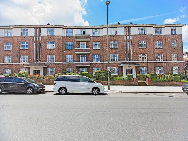 Windsor Court, Golders Green Road, NW11 4 bed apartment to rent £3,150 pcm £727 pw