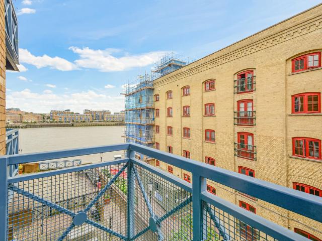 Windsor Court, King & Queen Wharf SE16, Studio to rent, £1,600 pcm | PrimeLocation