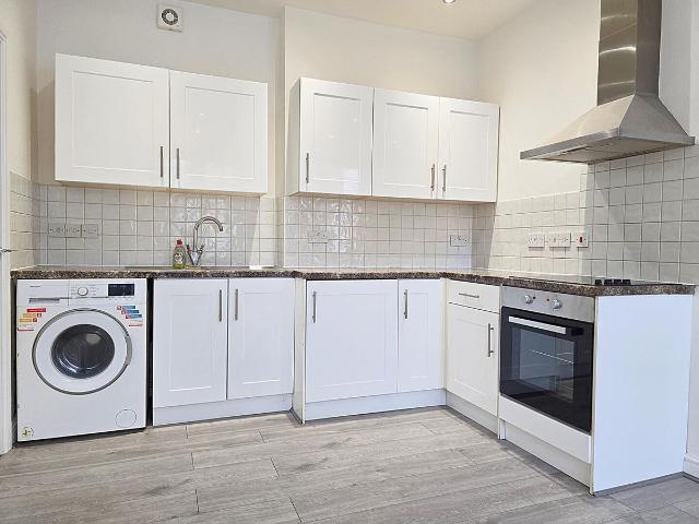 Windsor Court, Rugby CV21, Studio to rent, £600 pcm | PrimeLocation
