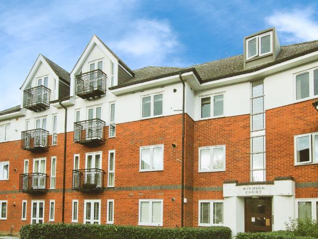 Windsor Court, St Albans AL1, 1 bed flat to rent, £1,375 pcm | PrimeLocation