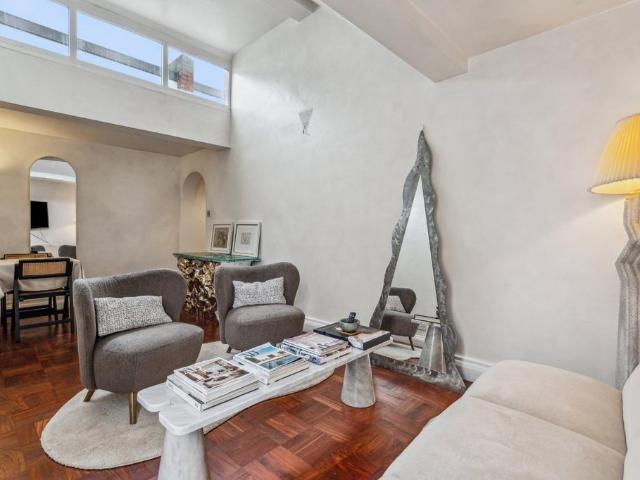 Windsor Court, 20 Frogmore, London 1 bed flat to rent £2,250 pcm £519 pw